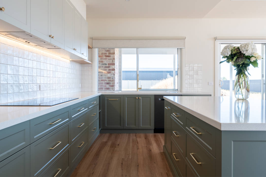 Leonard Family Homes Project 1 - Melbourne Home Design and Living